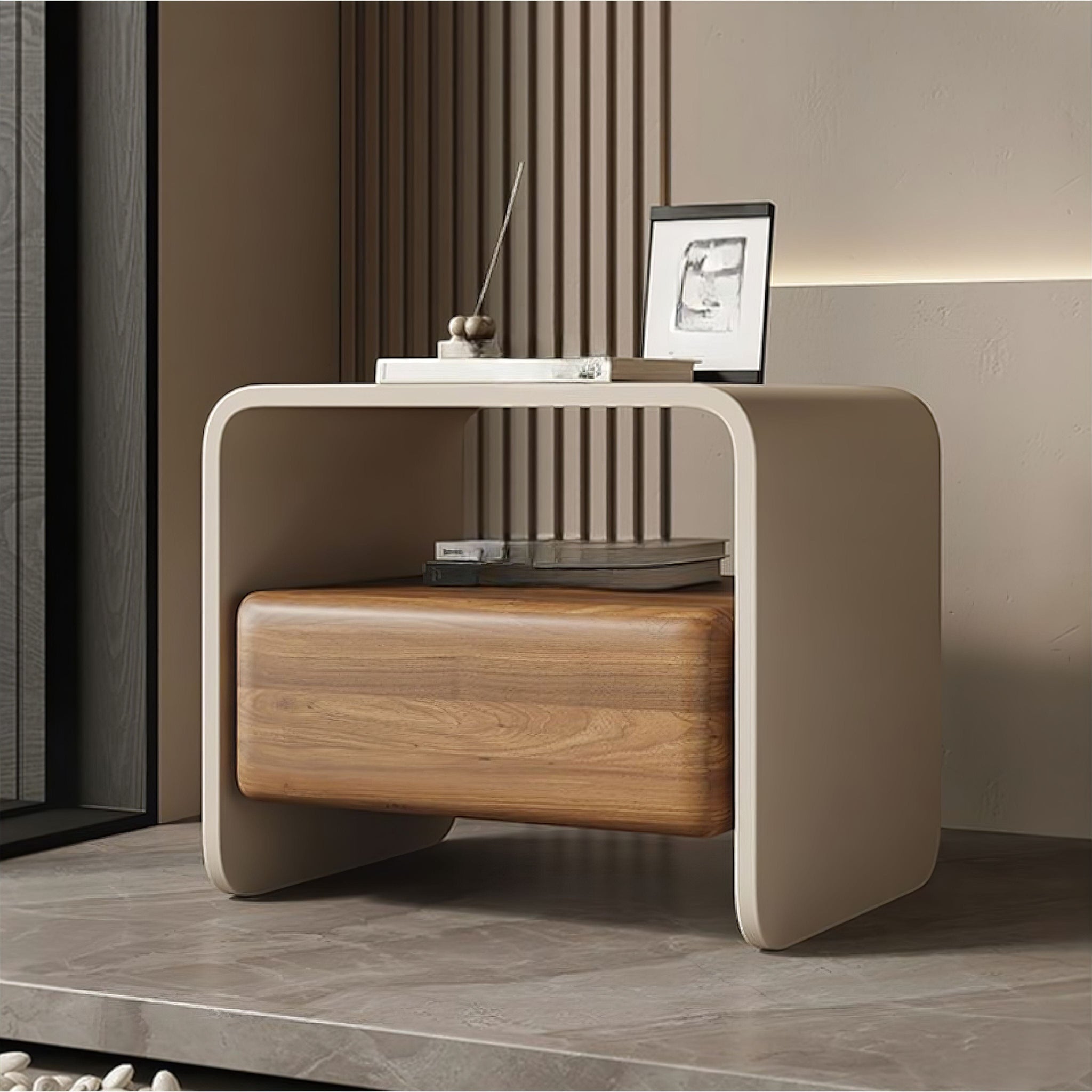 Mane Bedside Table | Victoria Queen