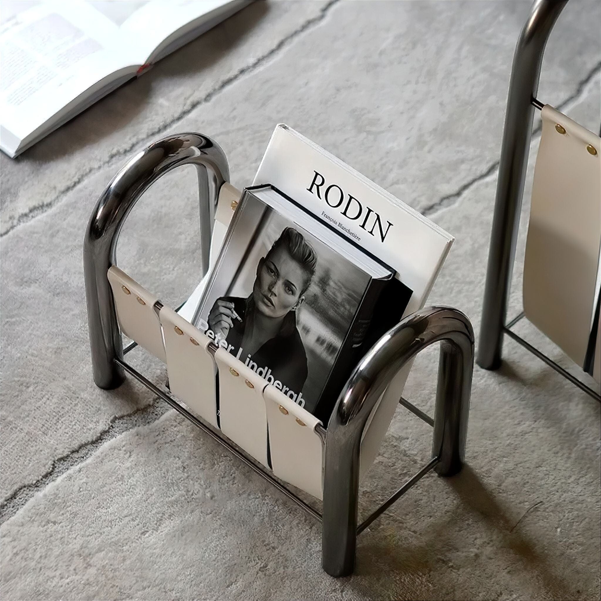 Prestige Page Keeper | Elegant Document Holder | Victoria Queen