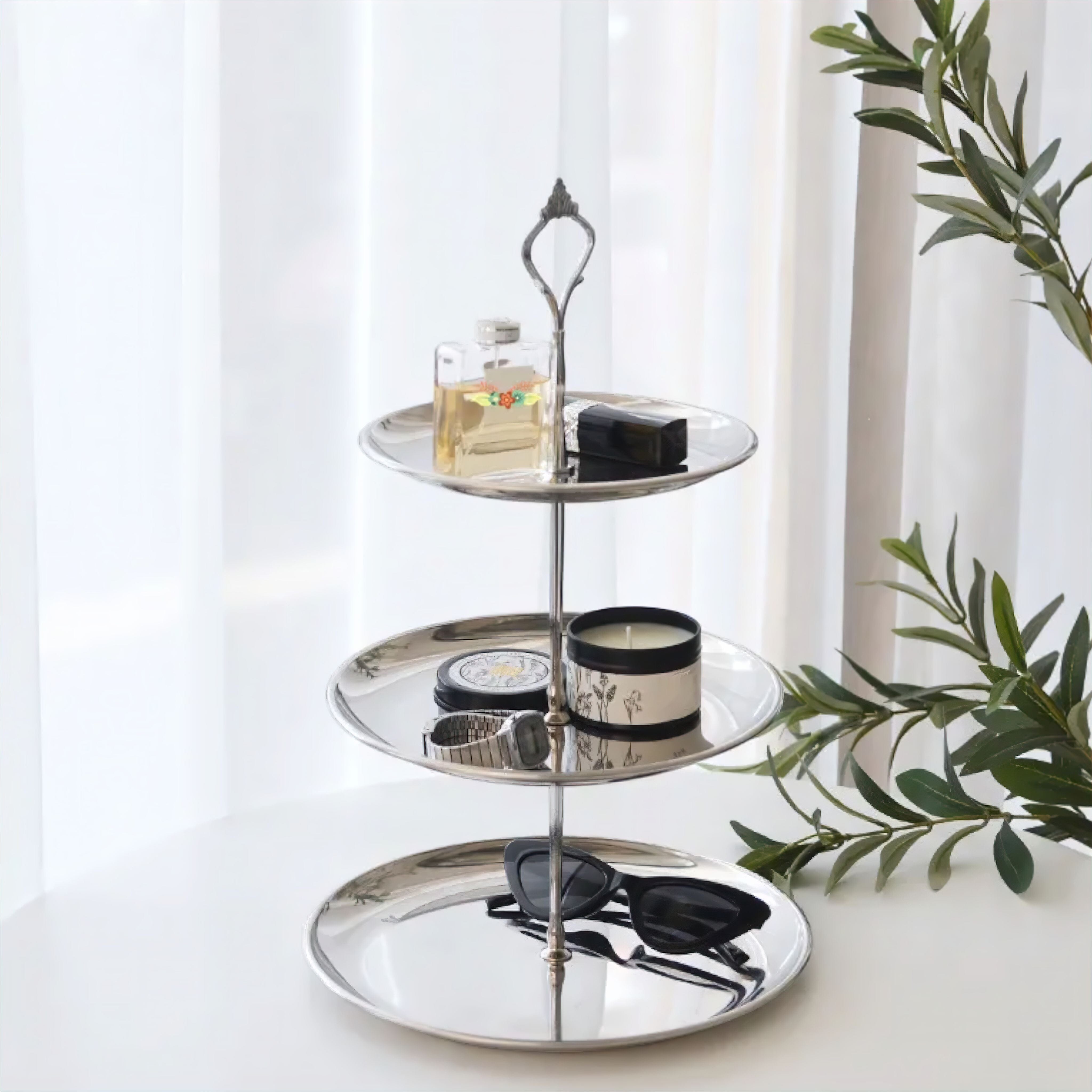 Zephyrine 3 Layered Plates | Victoria Queen